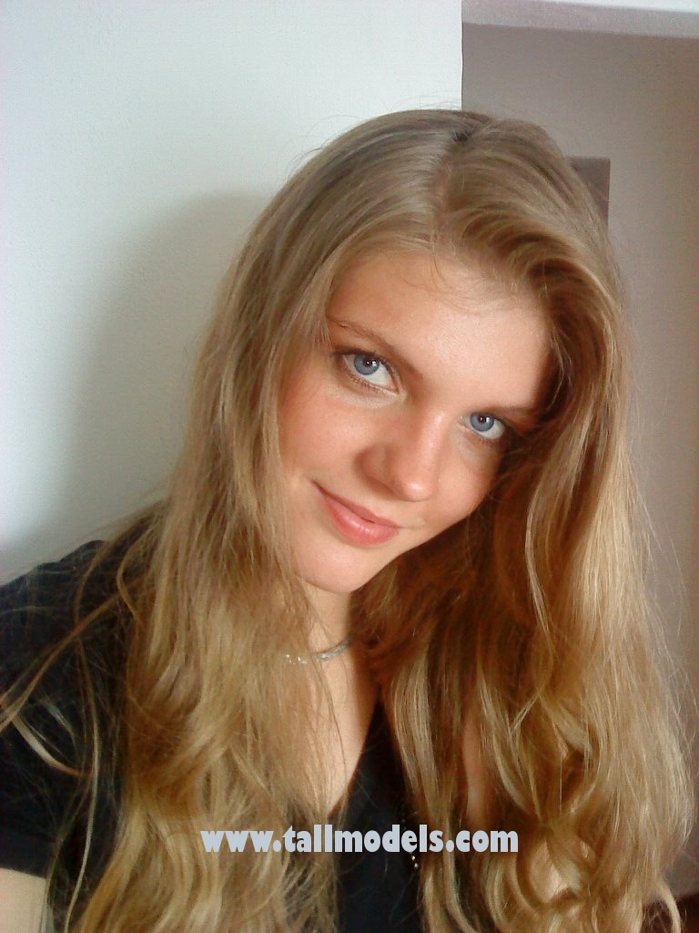 Claudia 6’7” 200 cm – Tallmodels.com! Tall Models Agency!